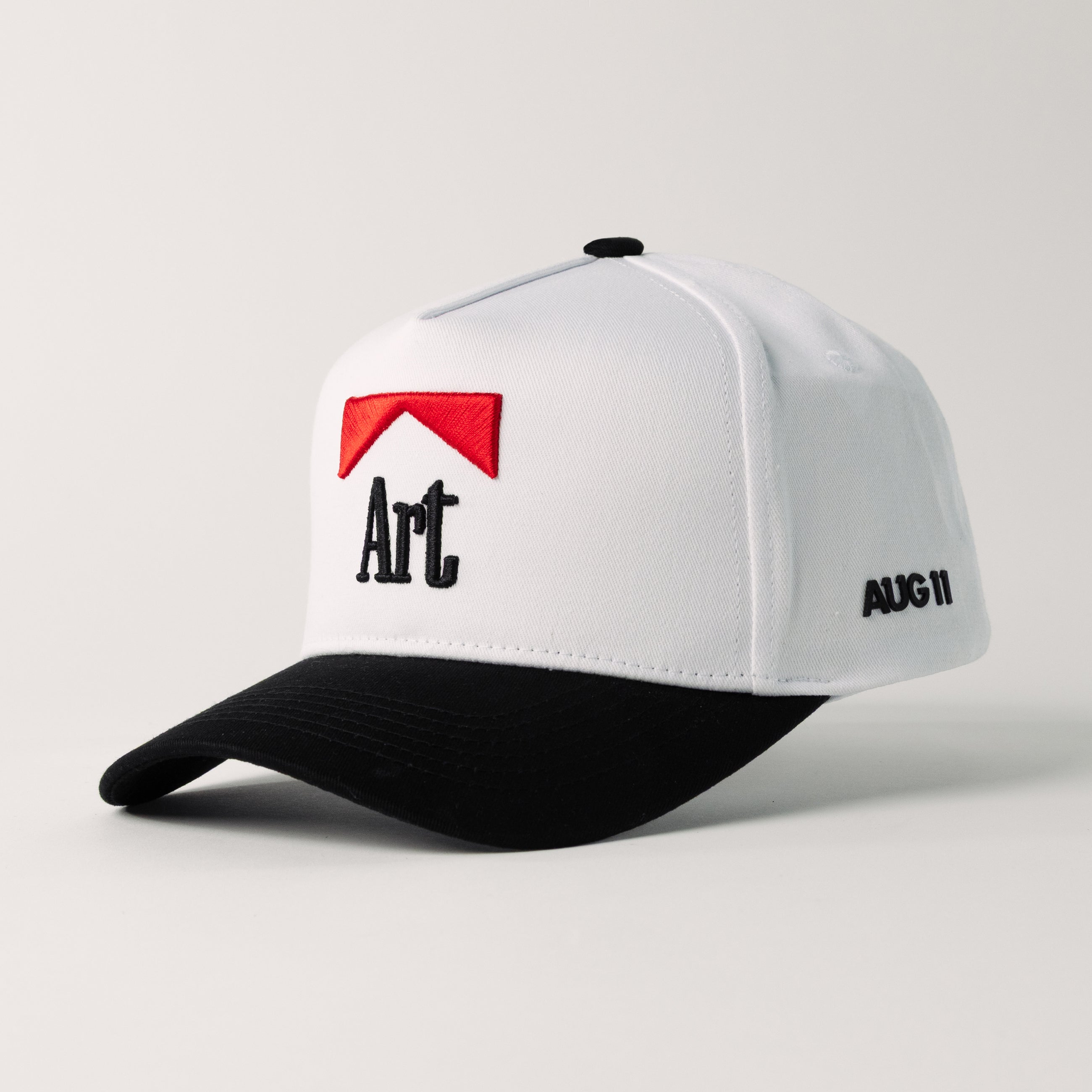 Art Snapback (White/Black) – Aug11
